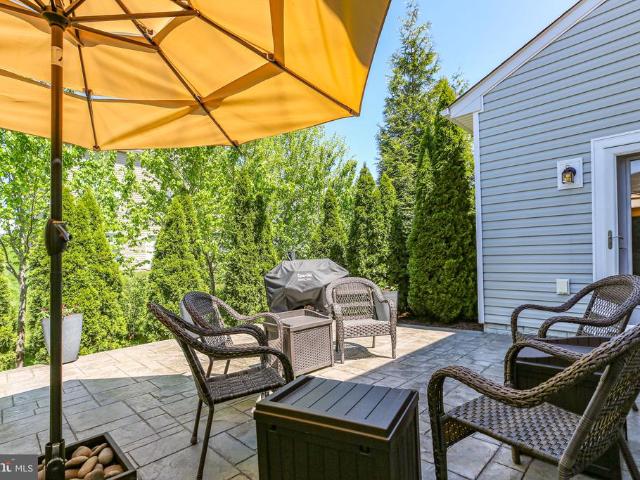 19 Point Bluff Street