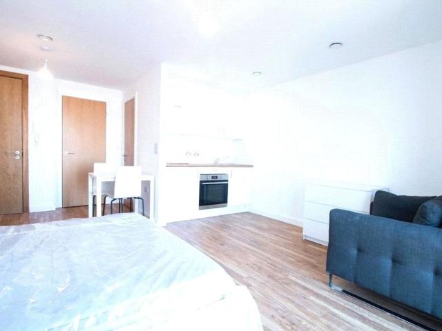 19 Plaza Boulevard, Liverpool L8, 1 bed flat to rent, £750 pcm | PrimeLocation