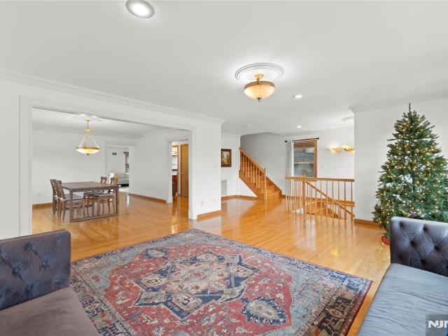 19 Pleasant Place