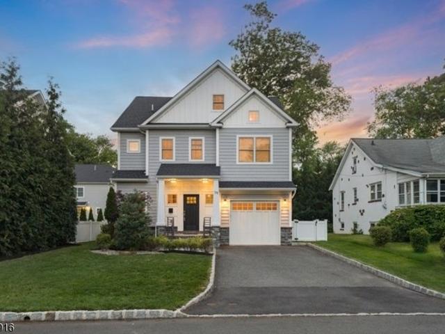 19 Preston Dr, Livingston, NJ 07039
