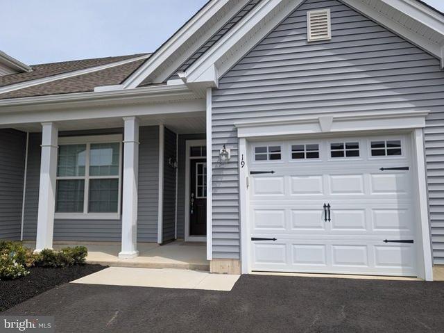 19 Prestwick Ln, Williamstown, NJ 08094
