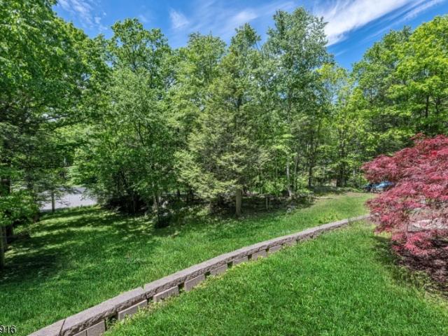 19 Rabbit Run Dr