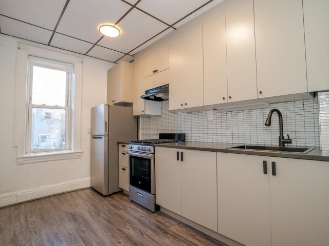 19 REEVE Place 2R