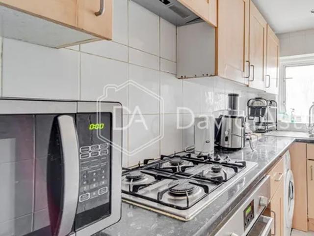19 Rochester Place, London, NW1 9EQ, United Kingdom | 3 bed apartment for rent #166494652 | Rentberry