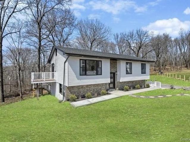 19 Rose Ln, Wappingers Falls, NY 12590