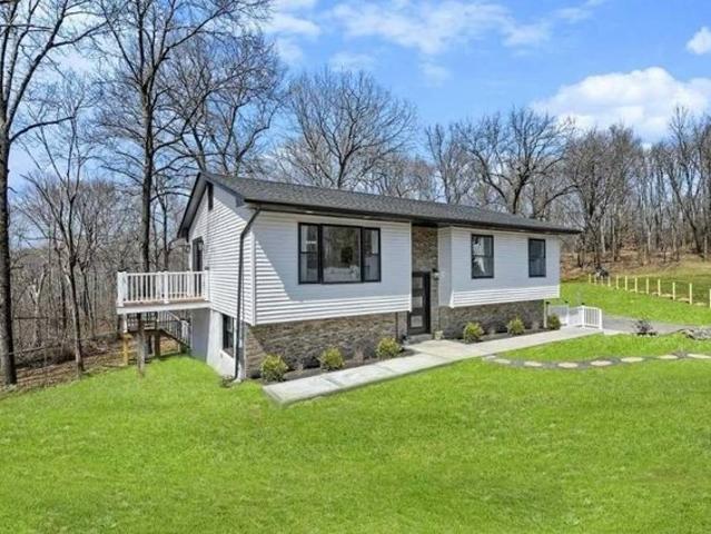 19 Rose Ln, Wappingers Falls, NY 12590