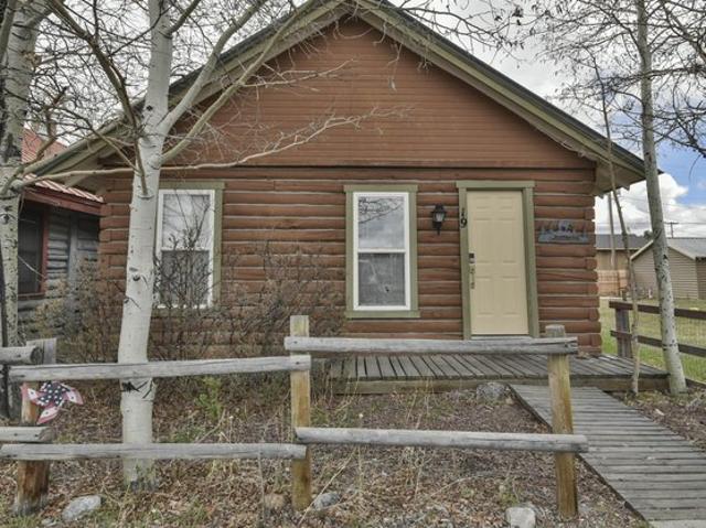 19 S Franklin Ave, Pinedale, WY 82941