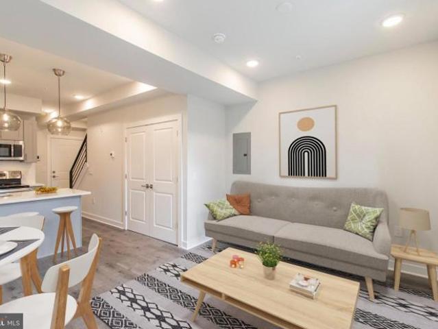 19 S 44th St #6, Philadelphia, PA 19104