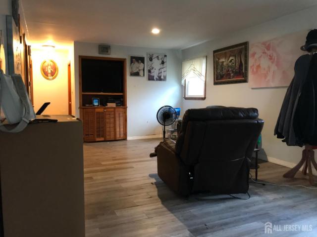 19 S 5th Avenue S