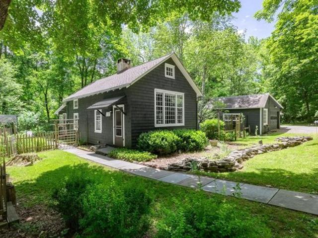 19 Schoonmaker Ln, Woodstock, NY 12498