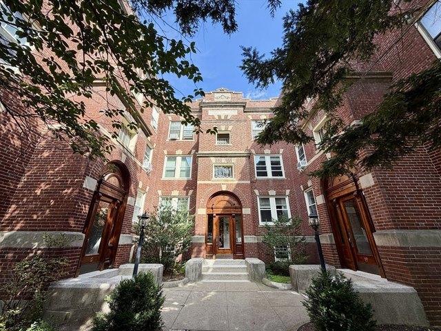 19 Short St Apt 6, Brookline, MA 02446