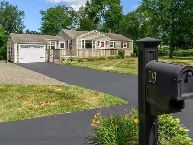 19 Shaw Drive, North Haven, CT 06473 652130016