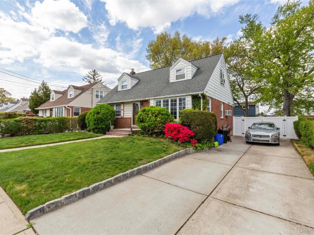 19 Sloan Drive S