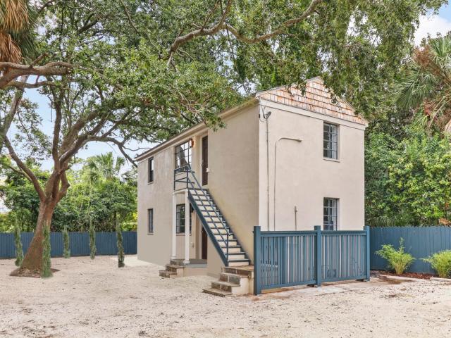 19 Smith Street F