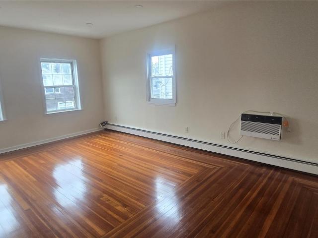 19 Spring Street U L