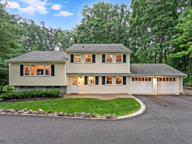 19 Sunrise Dr