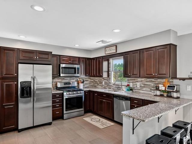 19 Sutherland Dr, Monroe, NY 10950