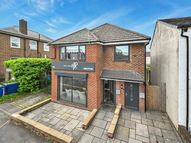 19A, Crab Tree Lane, Manchester M46, 3 bed flat to rent, £850 pcm | PrimeLocation