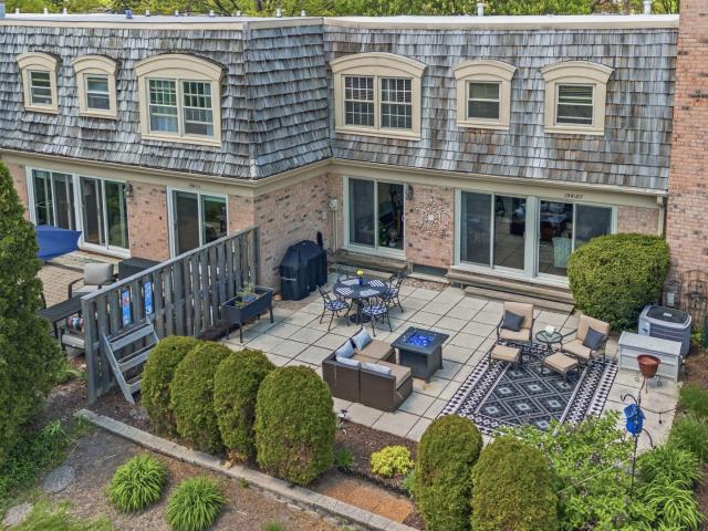 19W107 Avenue Normandy N