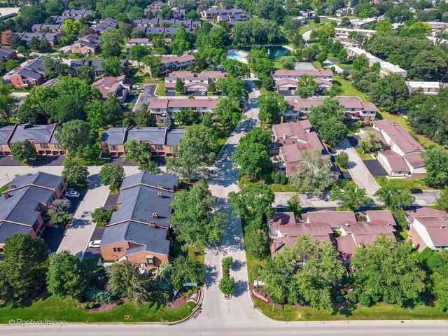19W182 Ginny Ln E Unit 182, Oak Brook, IL 60523