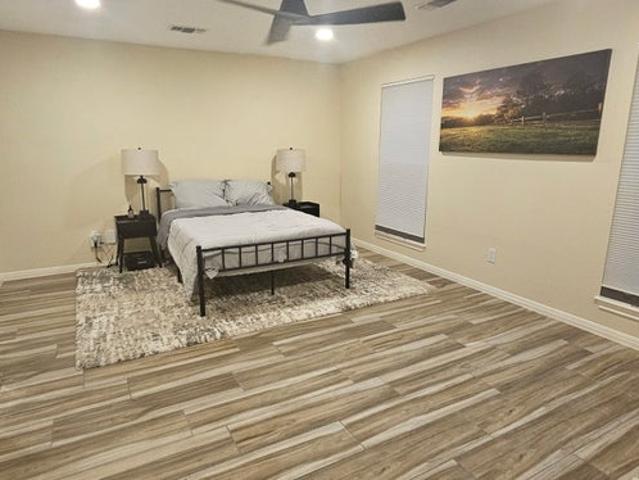 1 master bedroom and 1 good size bedroom