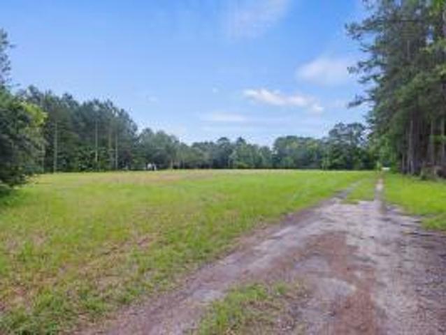 1 Marion Woods Trail