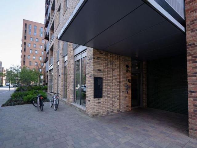 1 Mary Neuner Road, London, N8 0ER 2 bed apartment to rent £2,448 pcm £565 pw