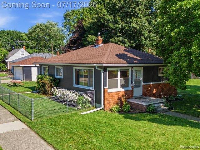 1 May St, Mount Clemens, MI 48043