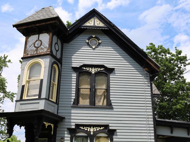 1 McMartin Street