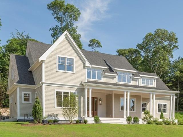 1 McSweeney Ln, Falmouth, MA 02540