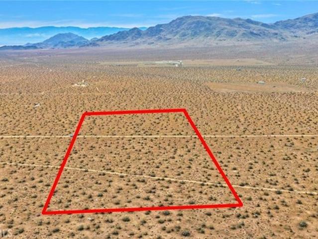 1 Meander Rd, Lucerne Valley, CA 92356