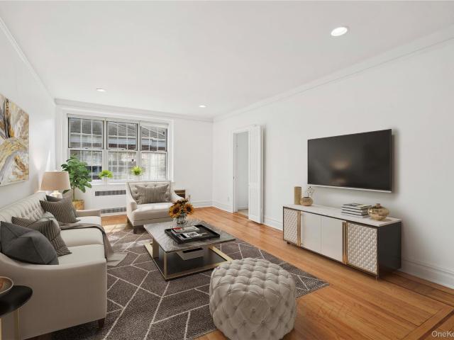 1 Meadow Dr, Unit 3H1, Woodmere, NY 11598 | MLS #967743 | Compass