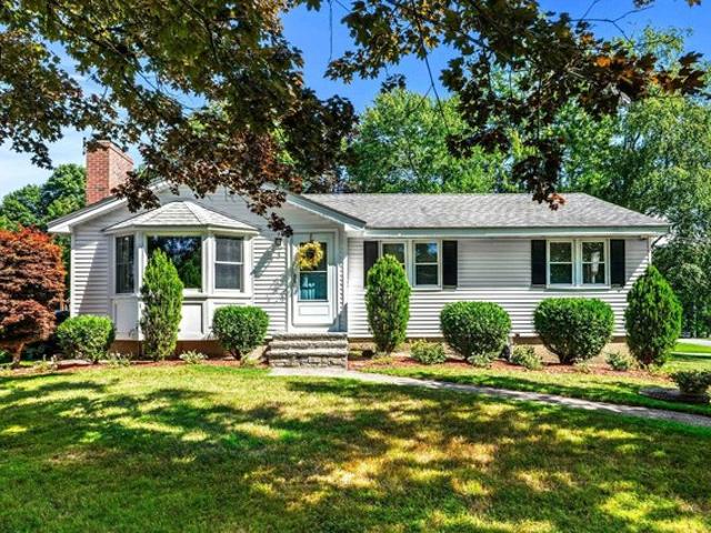 1 Meadow Ln, Atkinson, NH 03811
