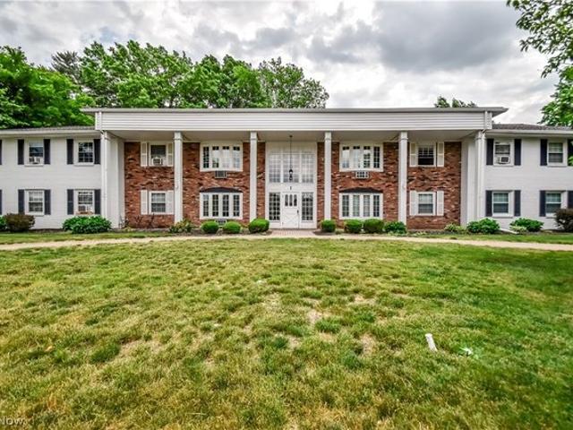 1 Meadowlawn Dr Unit 12, Mentor, OH 44060