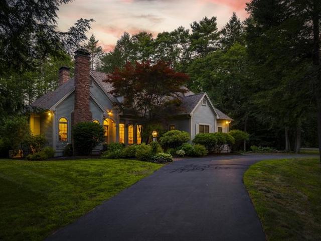 1 Medinah Cir, Falmouth, ME 04105