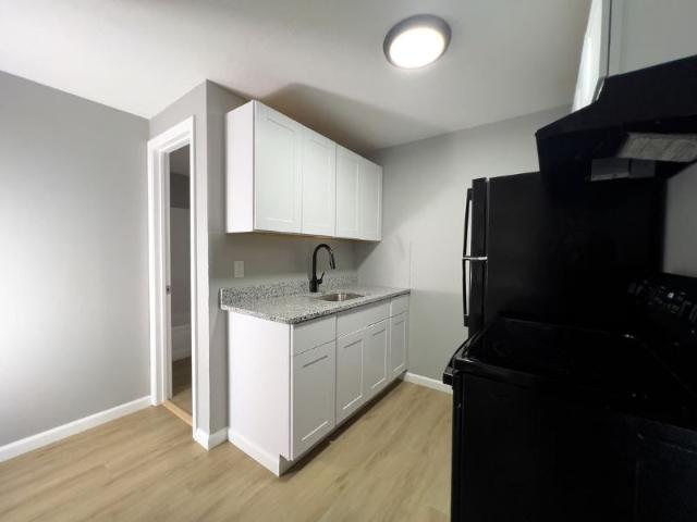 1 Month Free* 1 bed 1 bath Starting at $900!