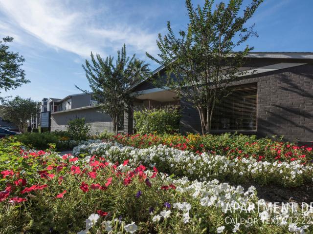 1 month free Easton Commons luxury apartments!