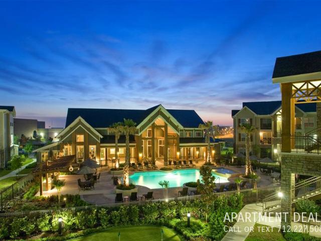 1 month free! luxury luxury property in Yorktown Crossing