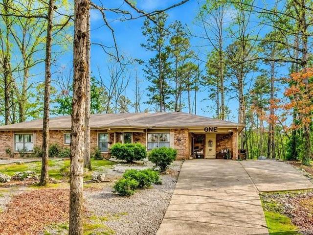 1 Montserrat Ln, Hot Springs Village, AR 71909