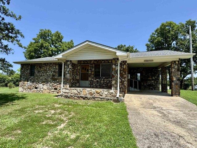 1 Moss St, Oxford, AR 72565