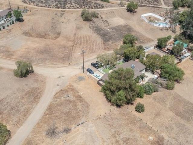 1 Mountain View Way, Lake Elsinore, CA 92530