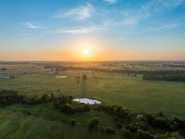 1 N 427 Rd, Pryor, OK 74361