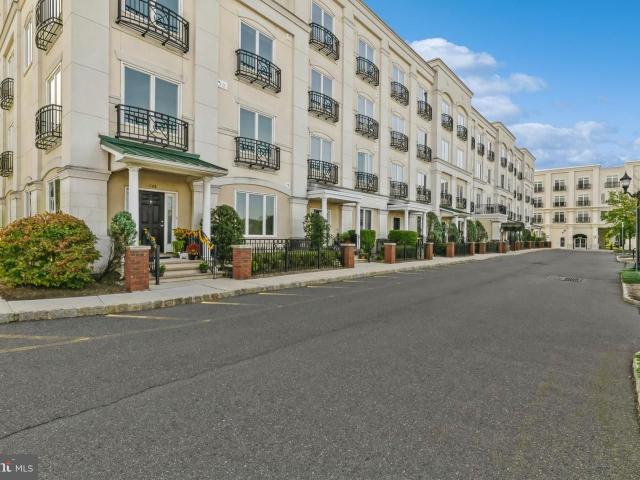 1 N Commerce Square Unit 111, Robbinsville, US, NJ