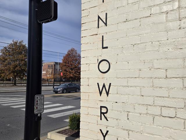 1 N Lowry St