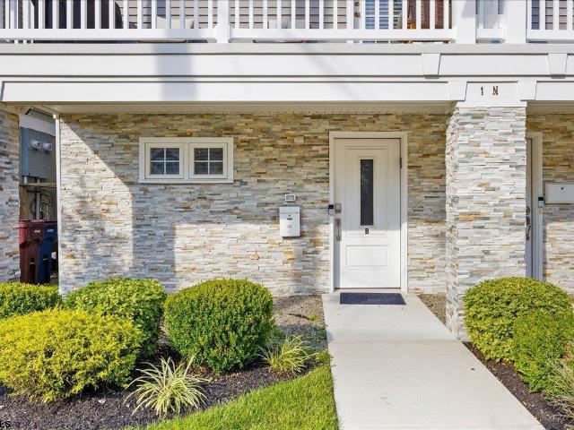 1 N Nashville Ave