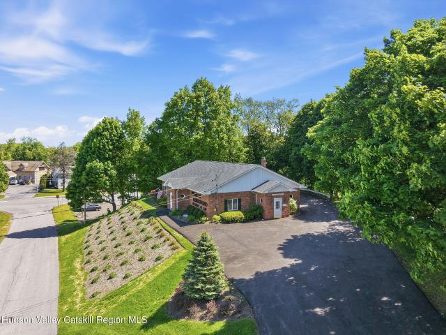 1 N Roberts Road