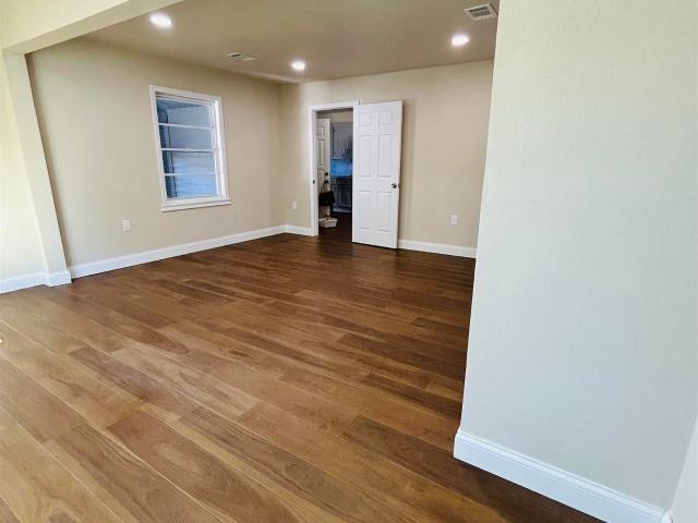 1 Neal Place