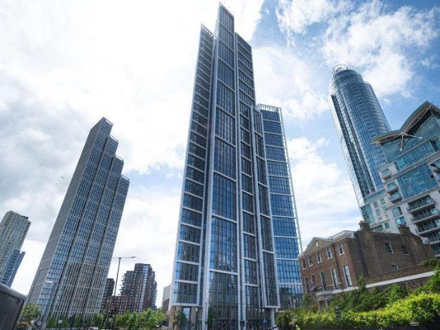 1 Nine Elms Lane, London, SW8 5HF 1 bed apartment to rent £4,884 pcm £1,127 pw