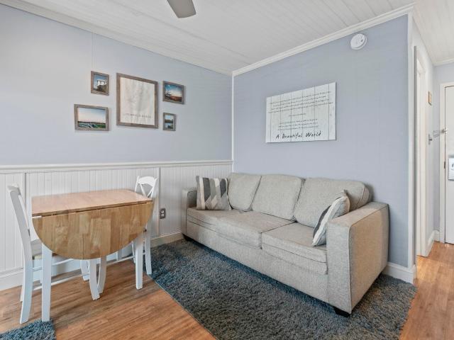 1 Norris Dr. 354