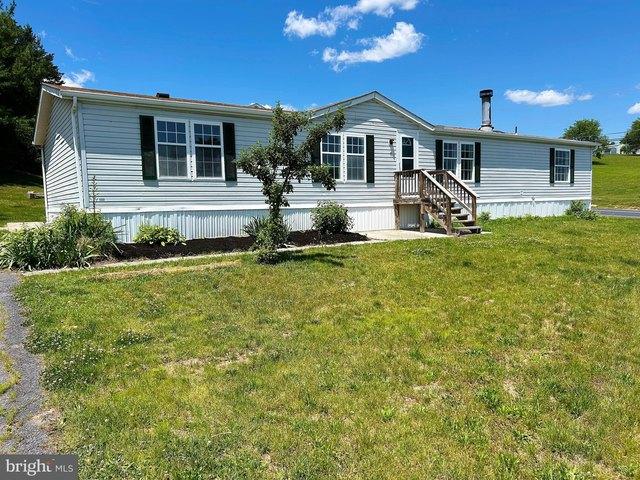 1 North View Dr, Carlisle, PA 17013
